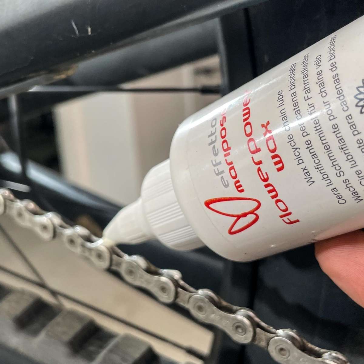 Flowerpower Wax is the highest performing drip chain lubricant, confir